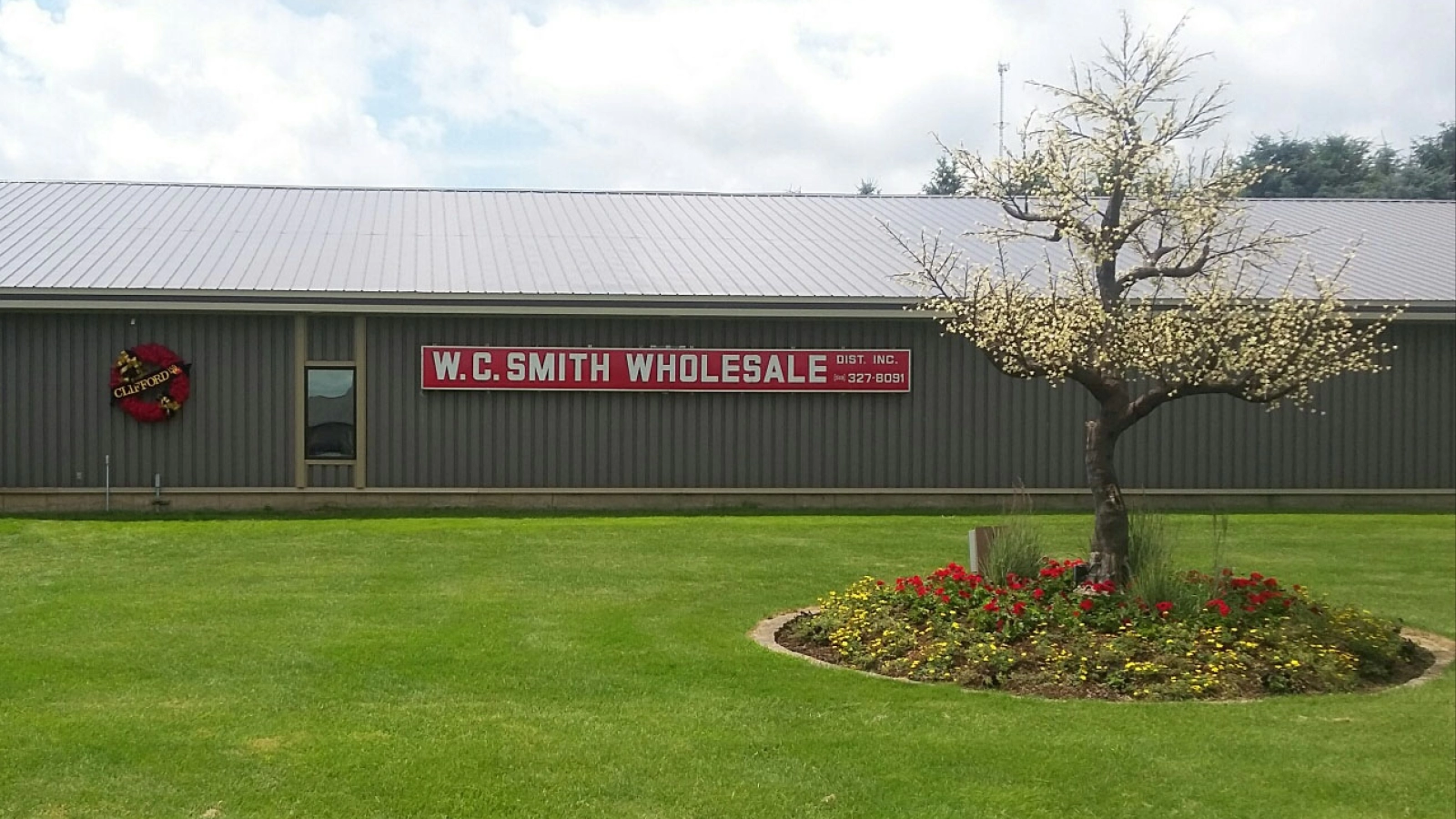 W.C. Smith Wholesale Distributor Inc. :: Our Services